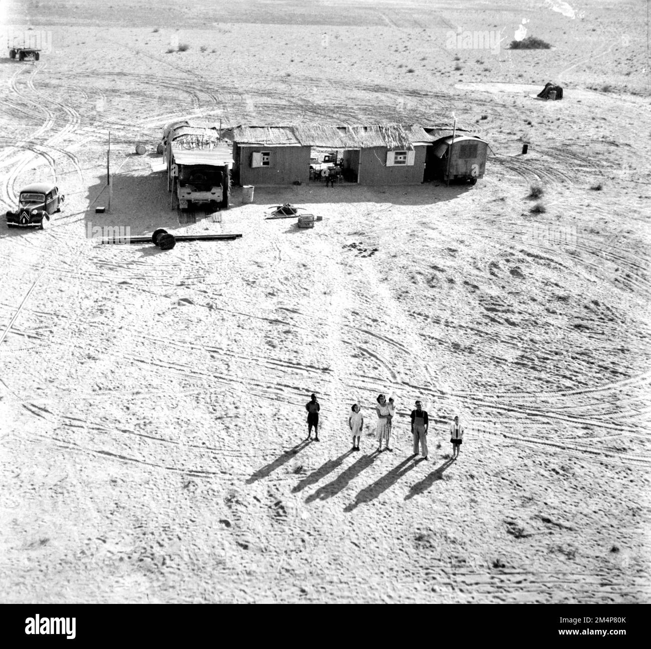 North Africa Pix - Well-Drilling at Arram, Tunisia. Photographs of ...