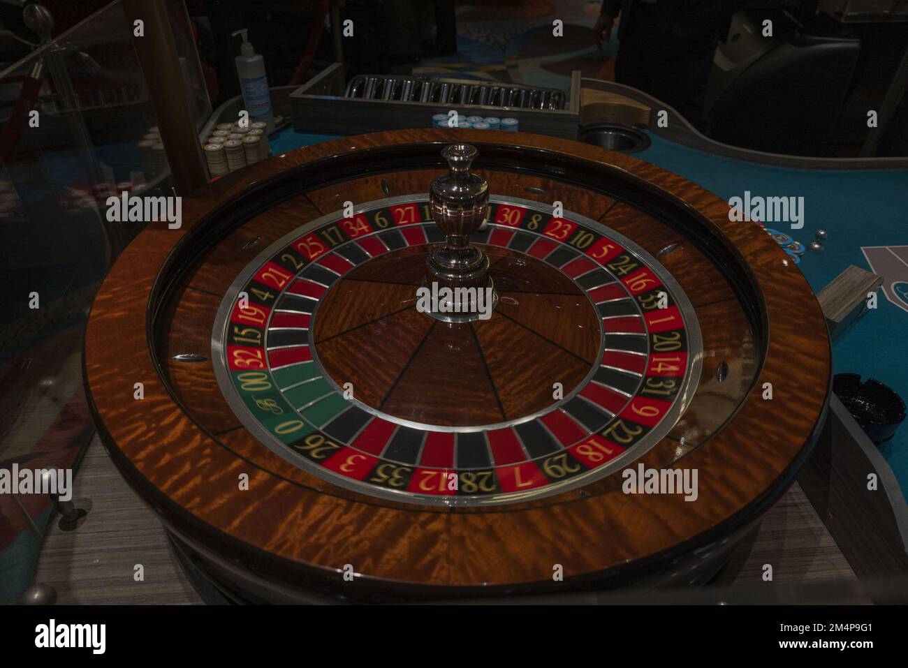 Croupier las vegas hi-res stock photography and images - Alamy