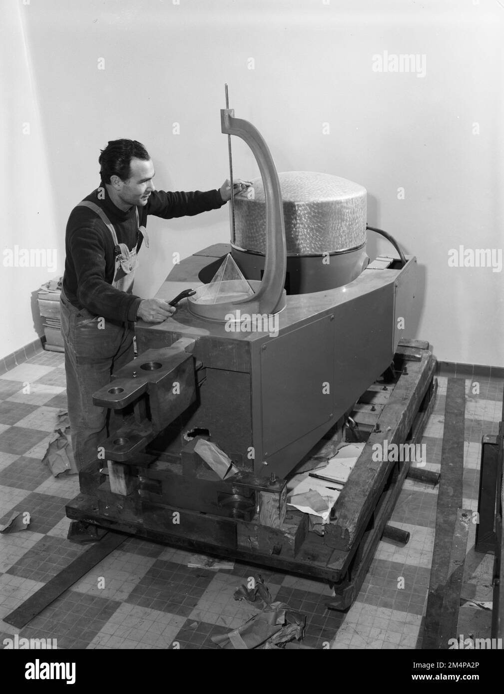 First Cobalt Bomb Installed in Paris Clinic. Photographs of Marshall ...