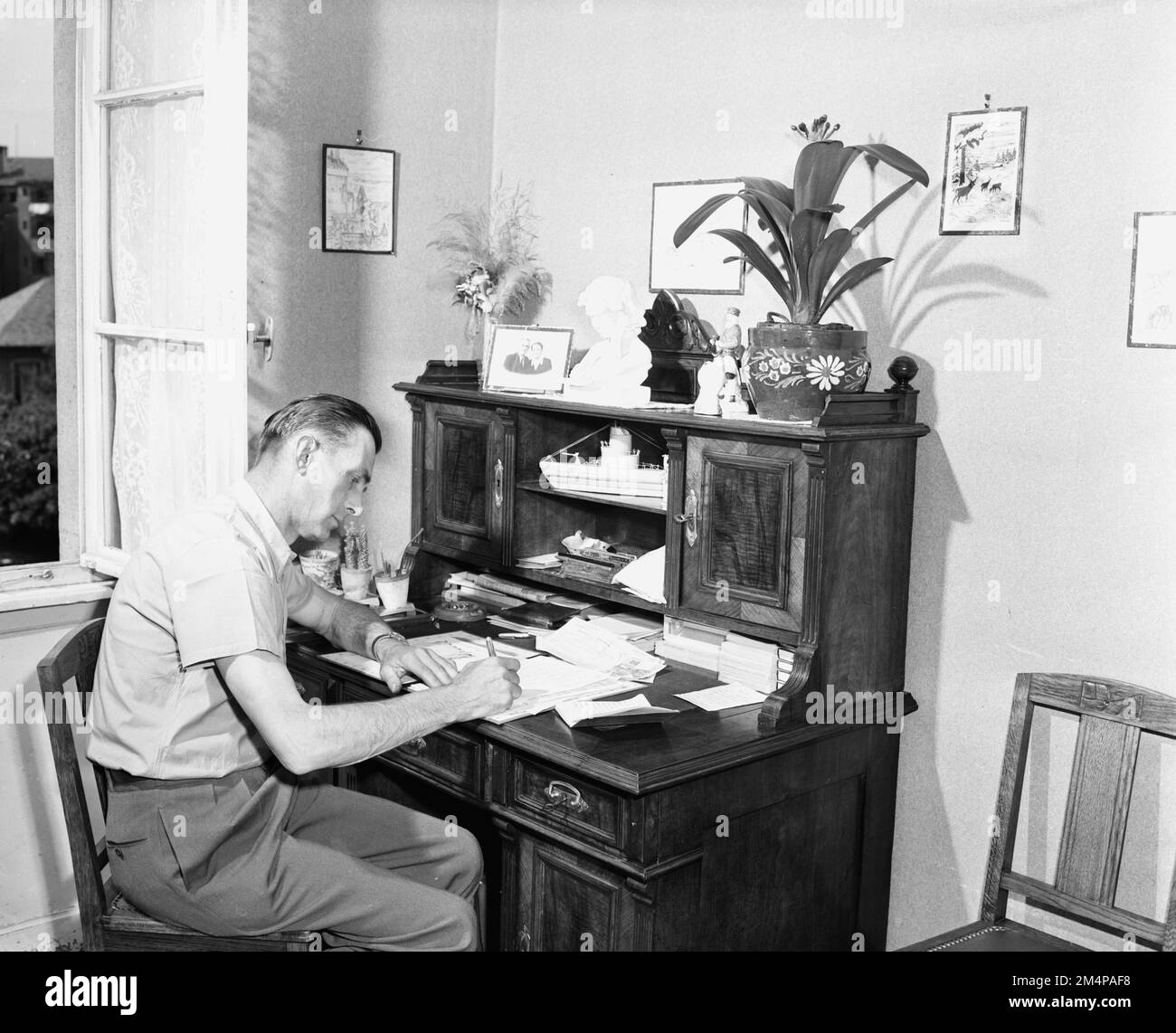 Labor - Force Ouvriere Workers at Home. Photographs of Marshall Plan ...
