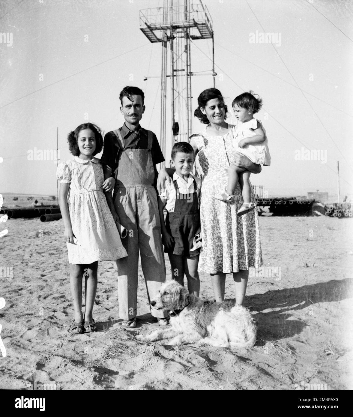 North Africa Pix - Well-Drilling at Arram, Tunisia. Photographs of ...
