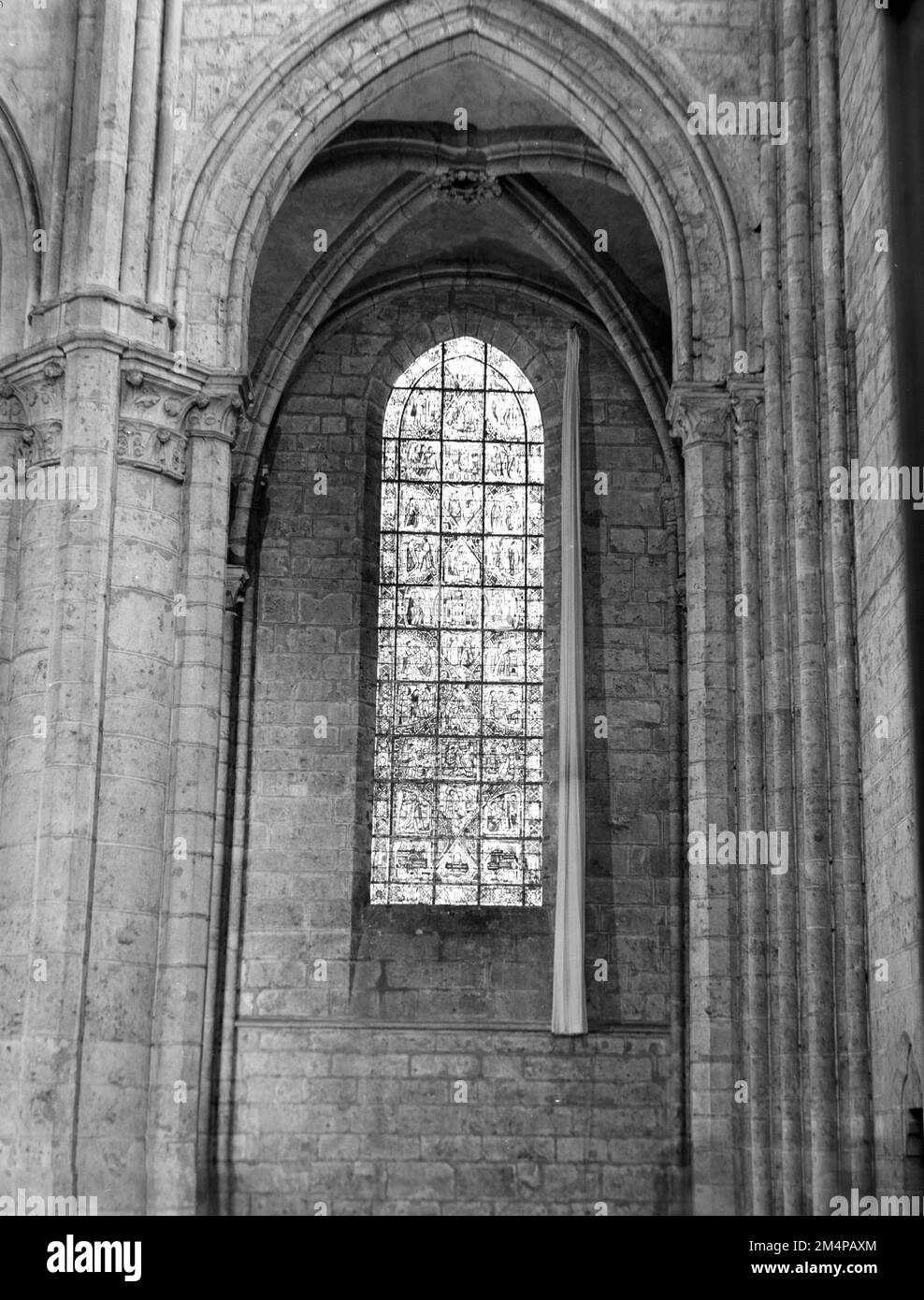 American Window for Chartres. Photographs of Marshall Plan Programs ...