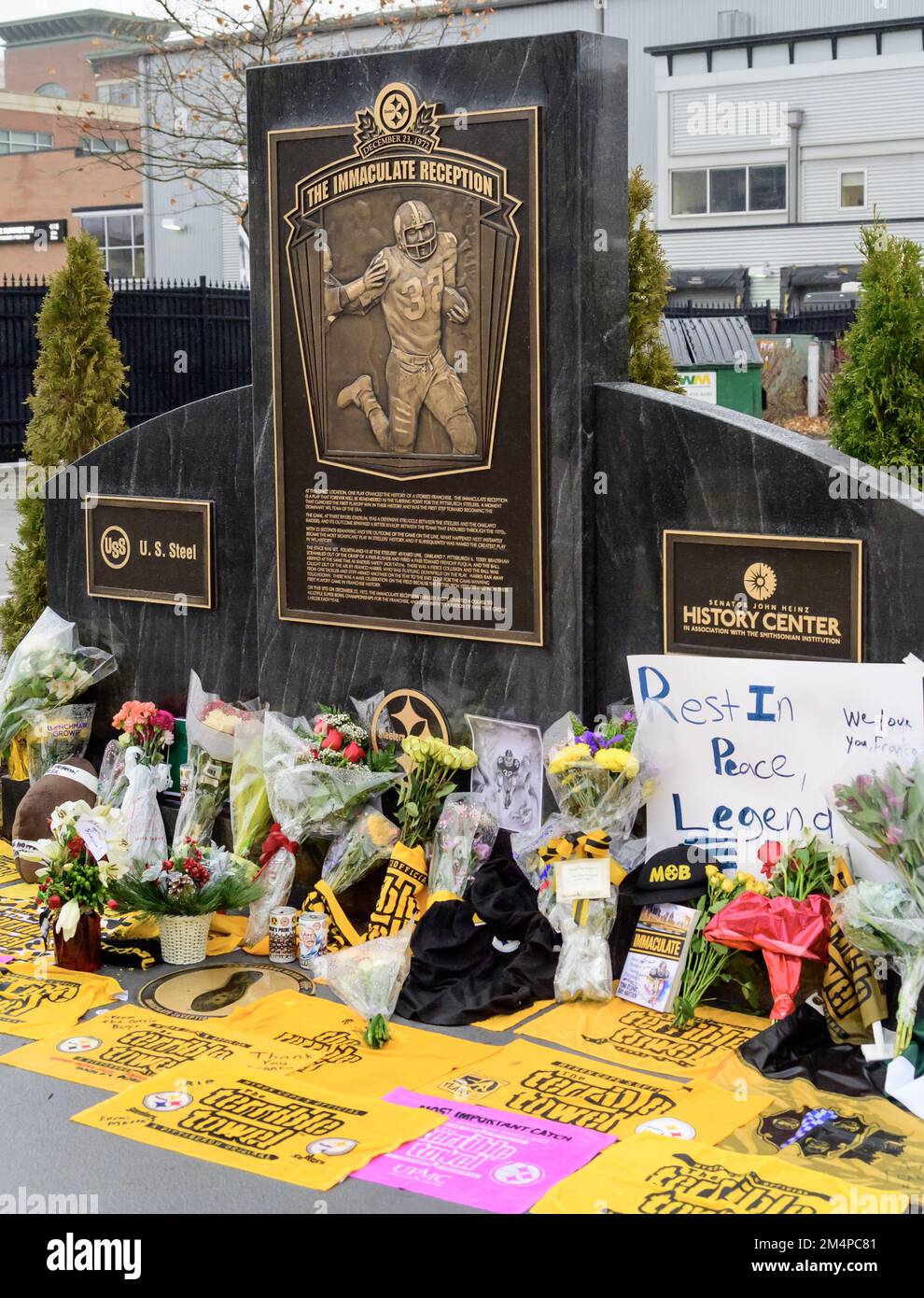 Pittsburgh, United States. 22nd Dec, 2022. The memorial for The ...