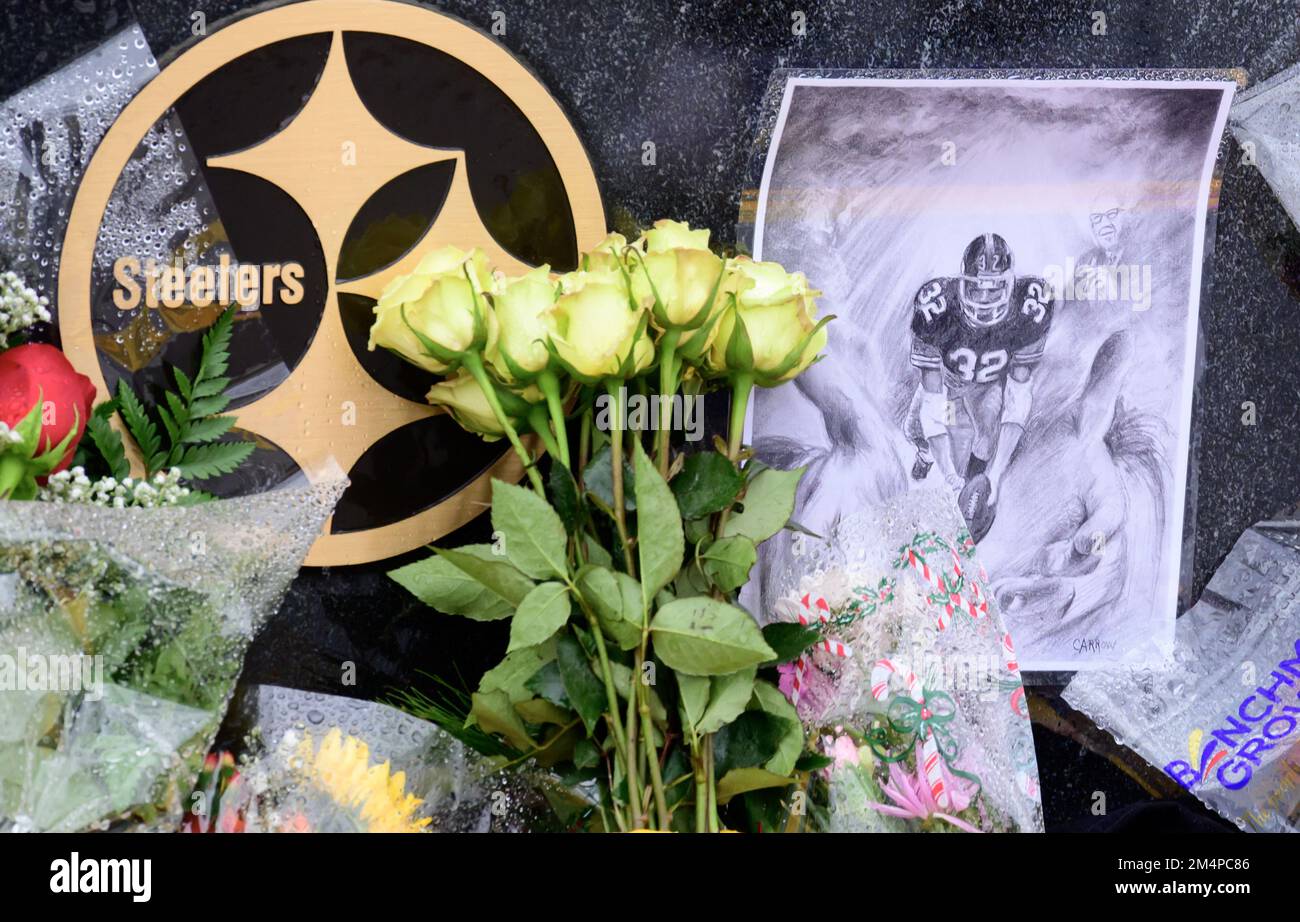 Pittsburgh, United States. 22nd Dec, 2022. Pittsburgh Steelers leave ...