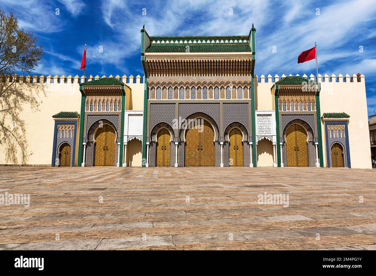 Entrance gate to the Royal Palace Dar el Makhzen, New Town, Fez ...