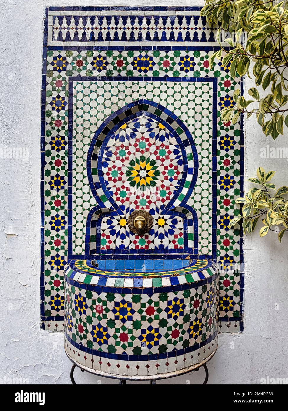 Decorative moroccan tiles hi-res stock photography and images - Alamy