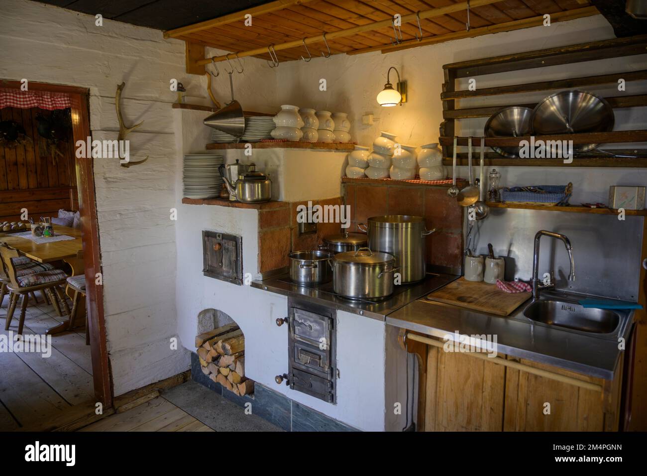 Rustic kitchen house hi-res stock photography and images - Alamy
