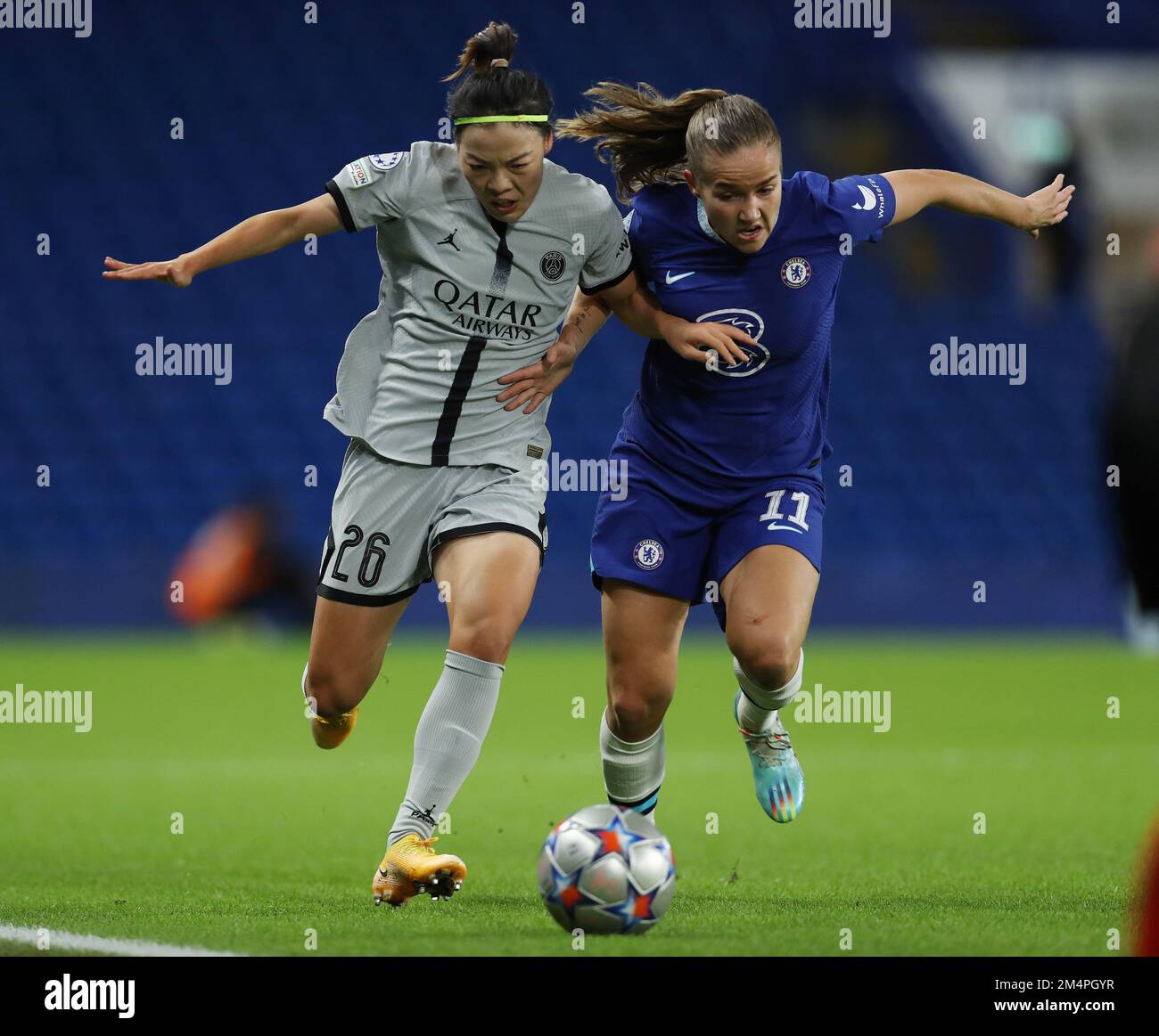 Chelsea paris saint germain uefa womens champions league hi-res stock ...
