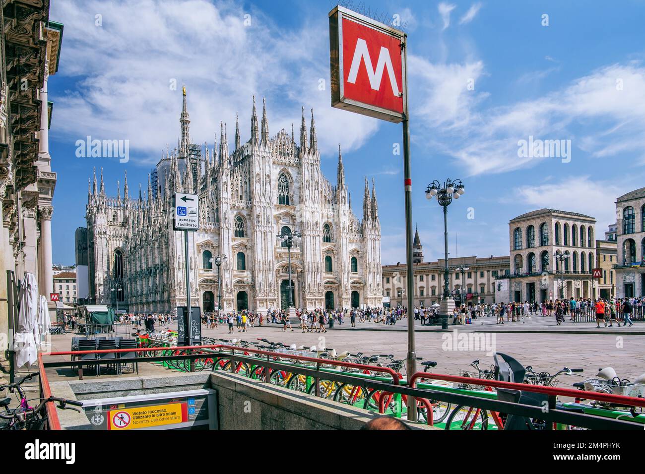 Cathedral Square with Cathedral, Milan, Lombardy, Northern Italy, Italy ...