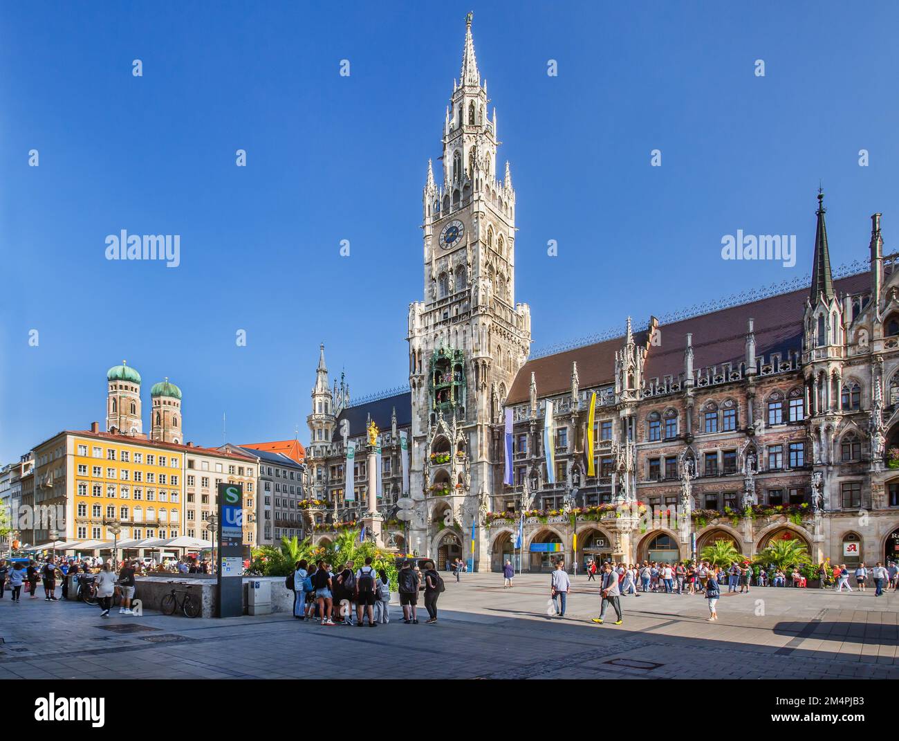 Marienplatz with city hall and towers of the Church of Our Lady, Munich ...