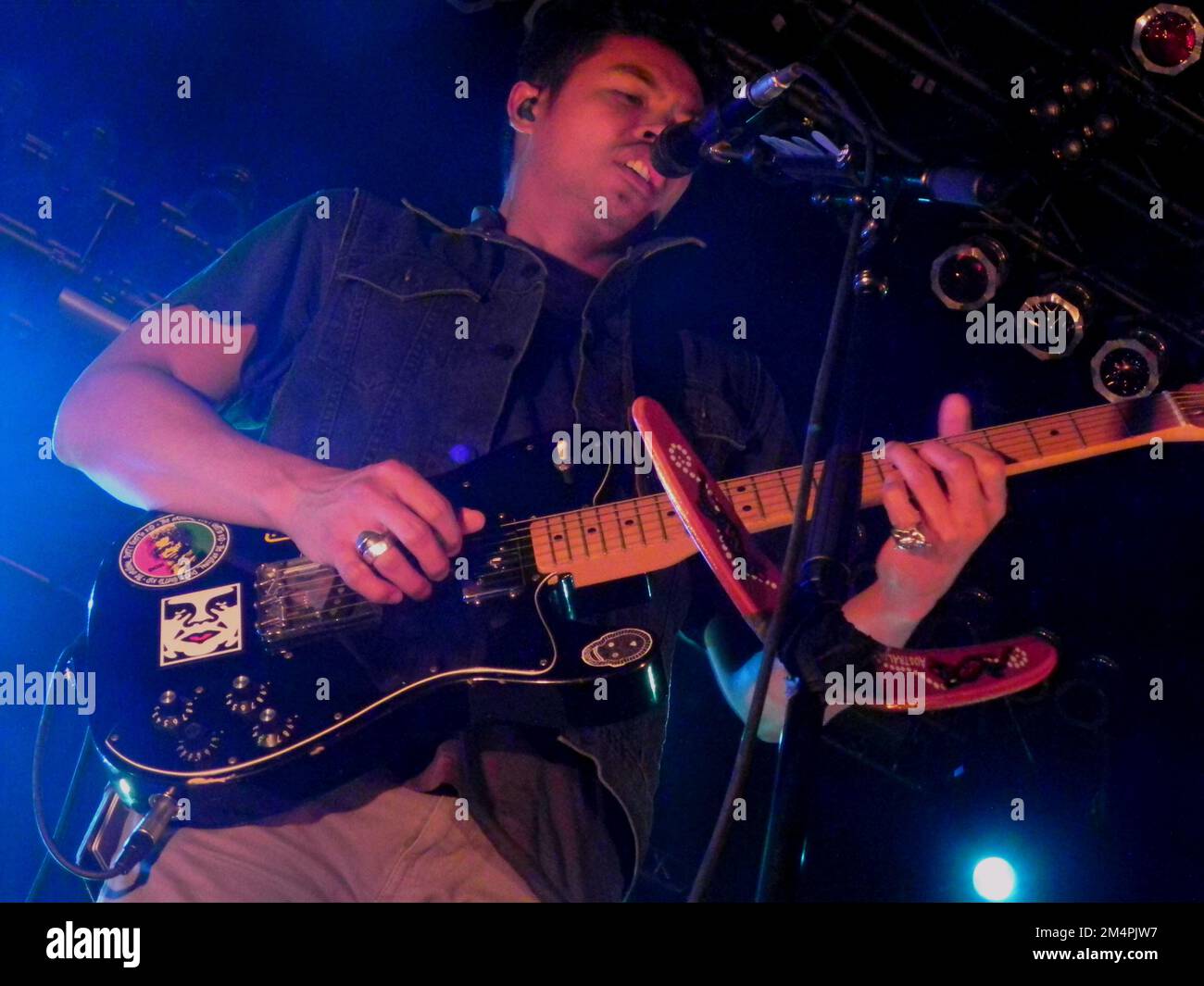 Temper trap hi-res stock photography and images - Alamy