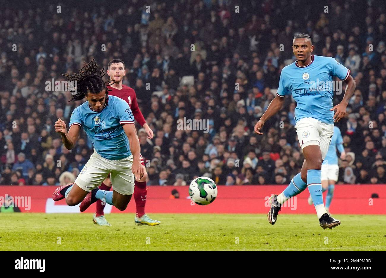 Diving header goal hi-res stock photography and images - Alamy