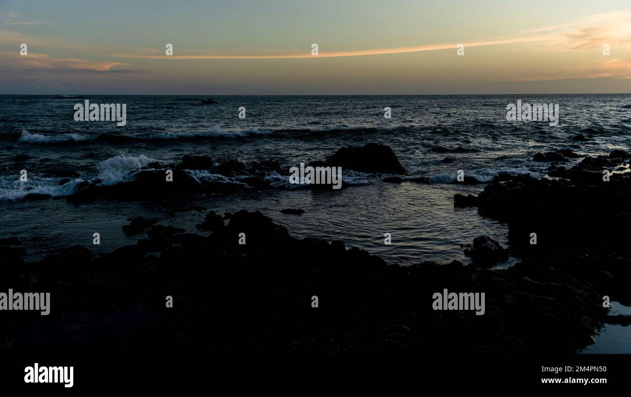 Panoramic view of the sea at dusk. Rio Vermelho Beach, Salvador, Brazil ...