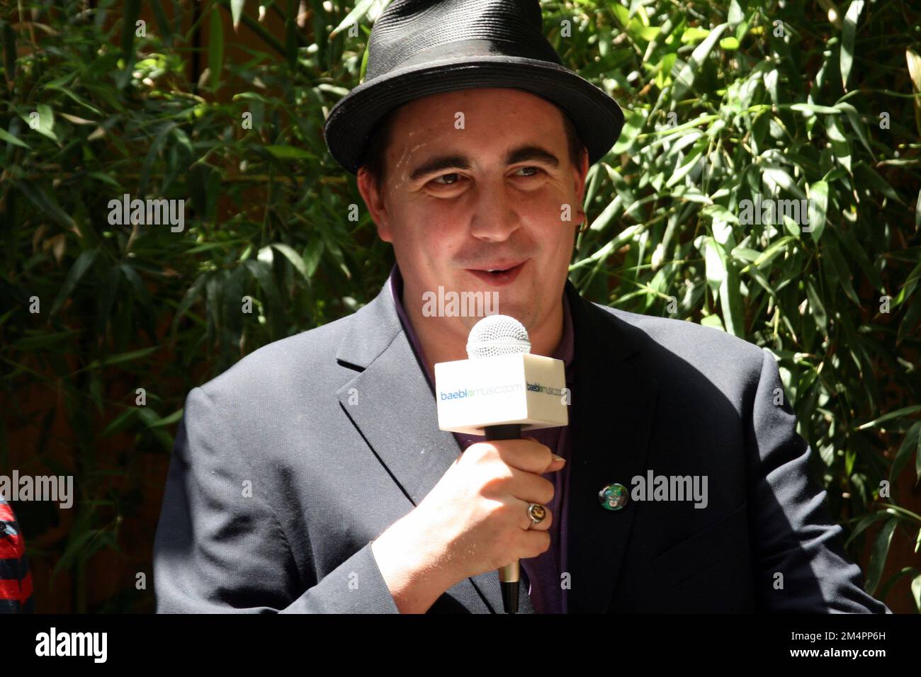 Interview with Eddie Argos, Fredie Feedback from Art Brut Stock Photo ...