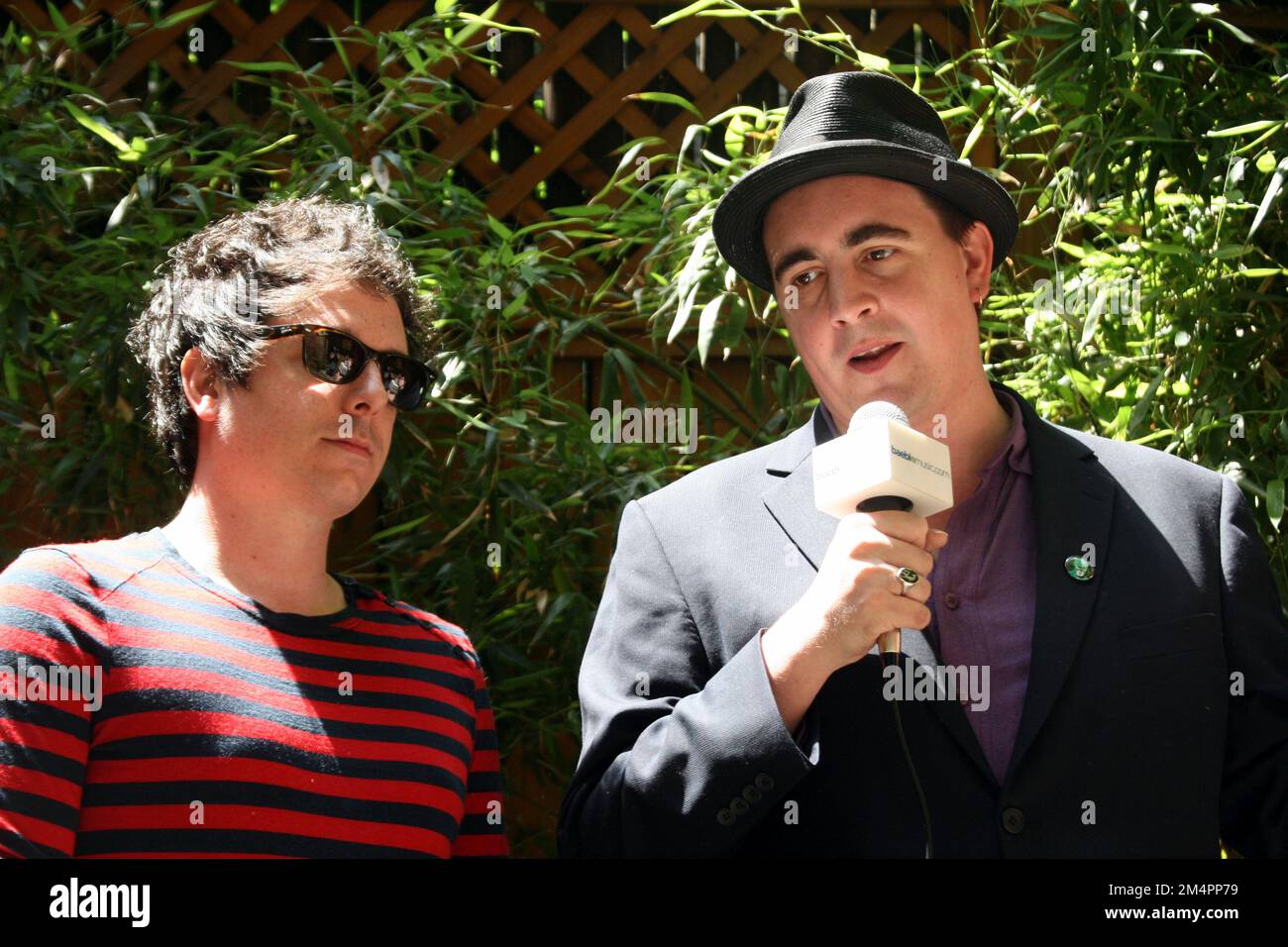 Interview with Eddie Argos, Fredie Feedback from Art Brut Stock Photo ...