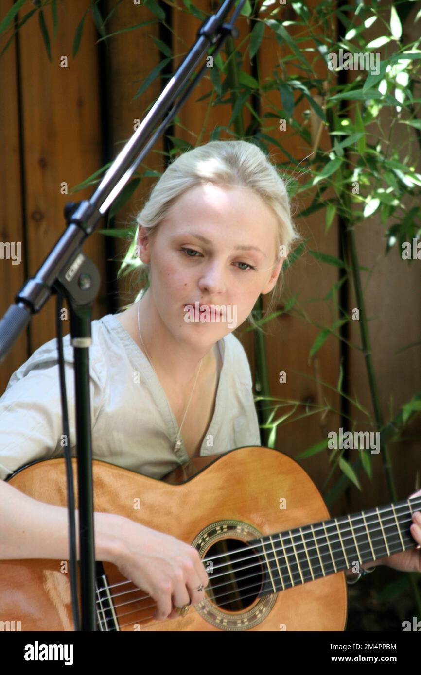 Laura marling portrait hi-res stock photography and images - Alamy