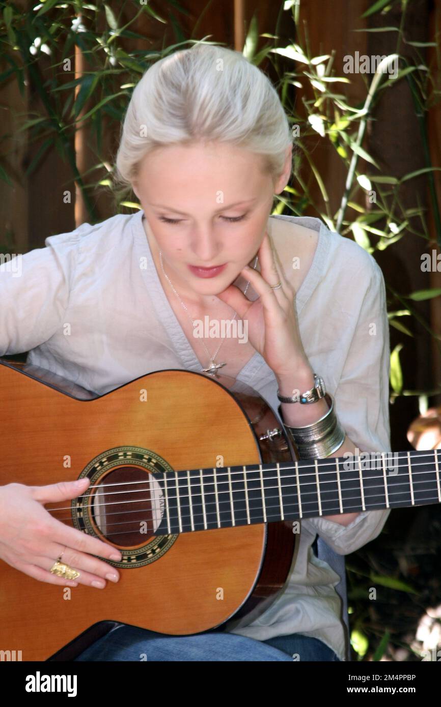 Laura marling portrait hi-res stock photography and images - Alamy
