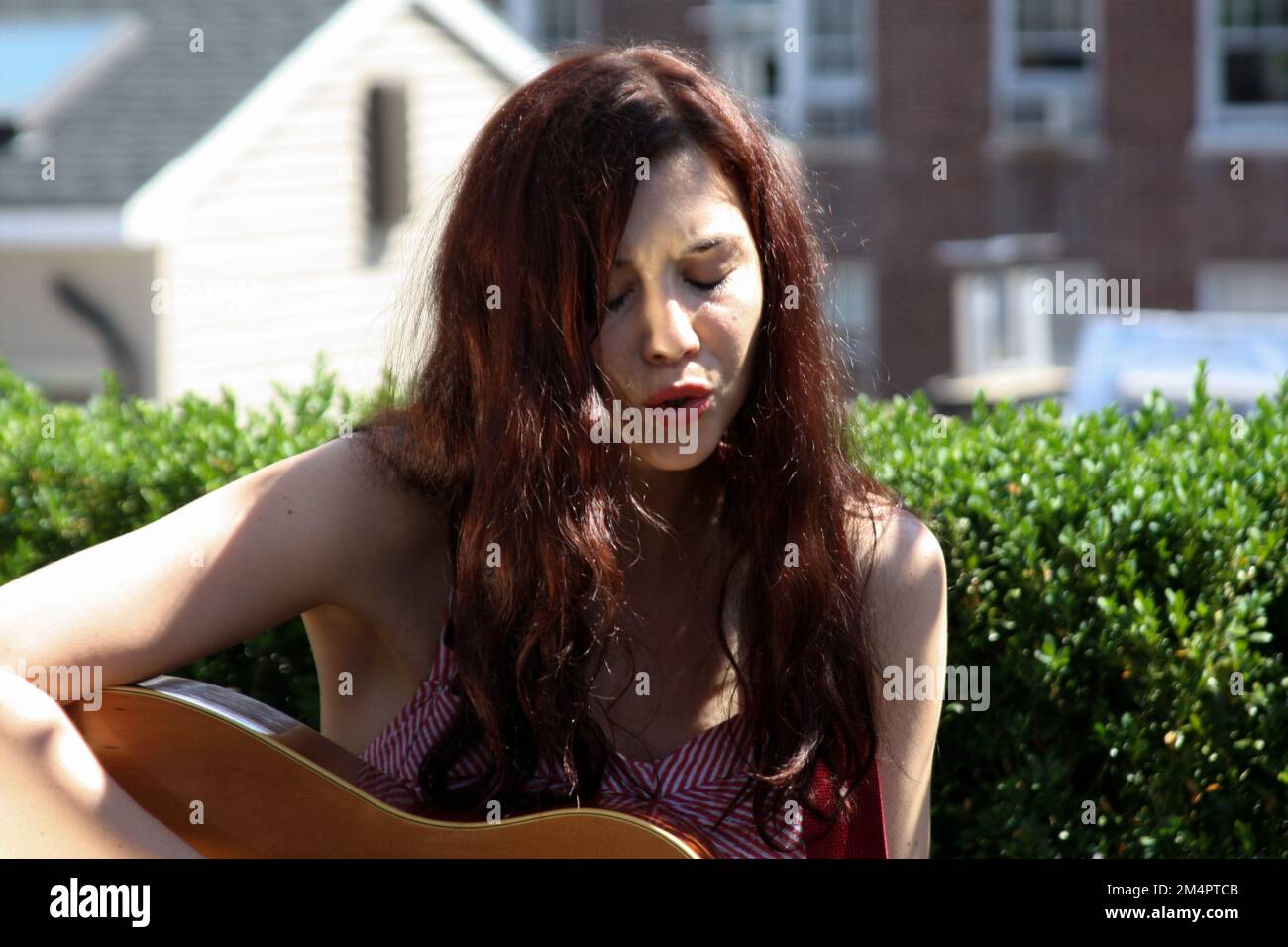 Lisa Hannigan performing a private session on a rooftop in New York ...