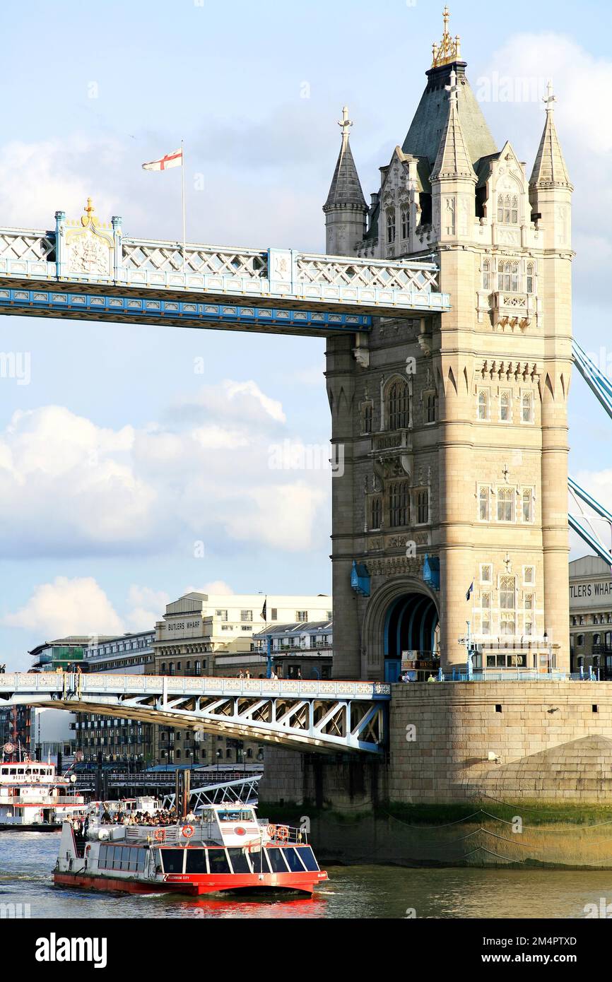 Shipping, Tower Bridge, London, England, Great Britain Stock Photo - Alamy