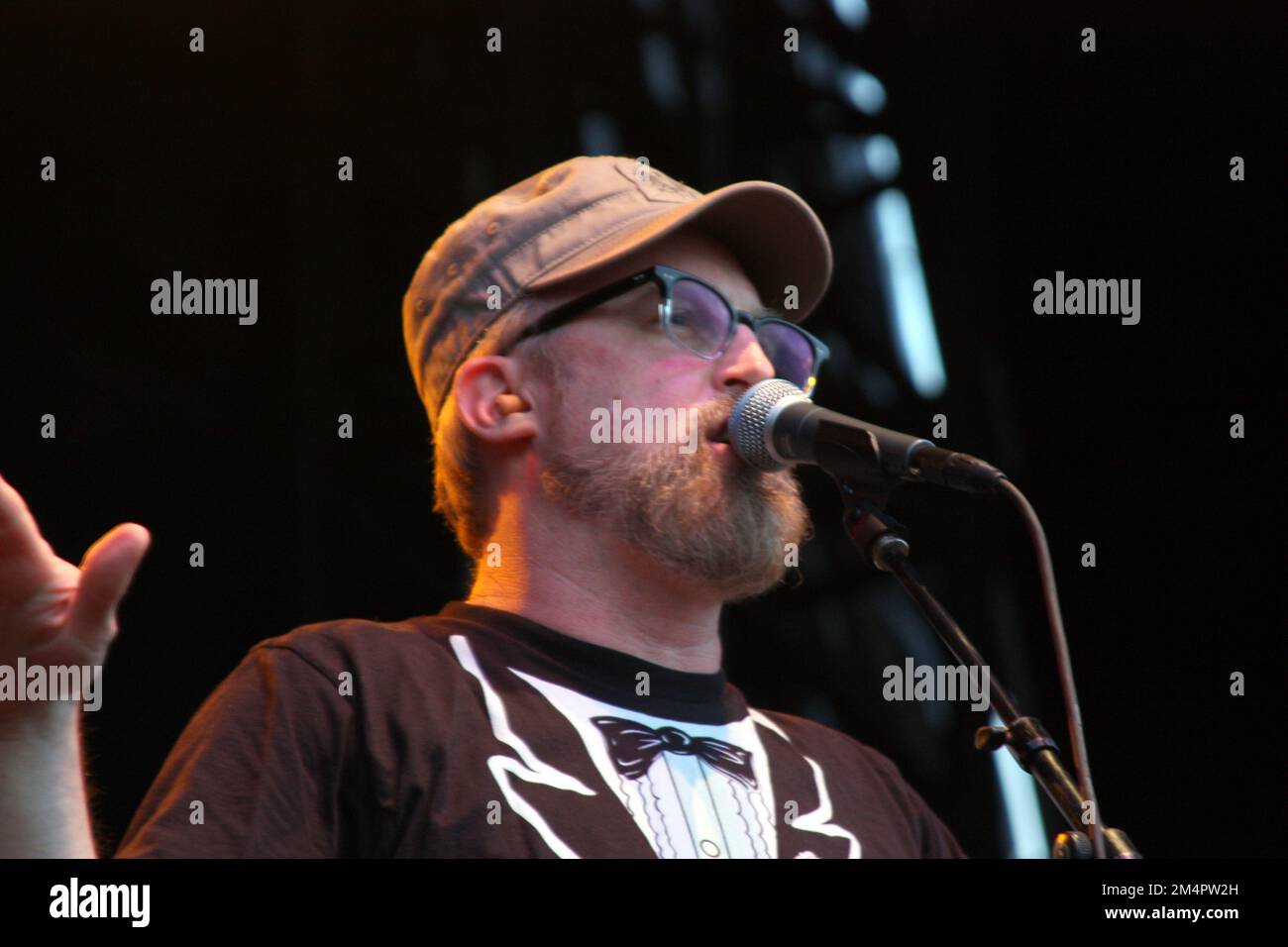 Cake in concert in New York Stock Photo - Alamy
