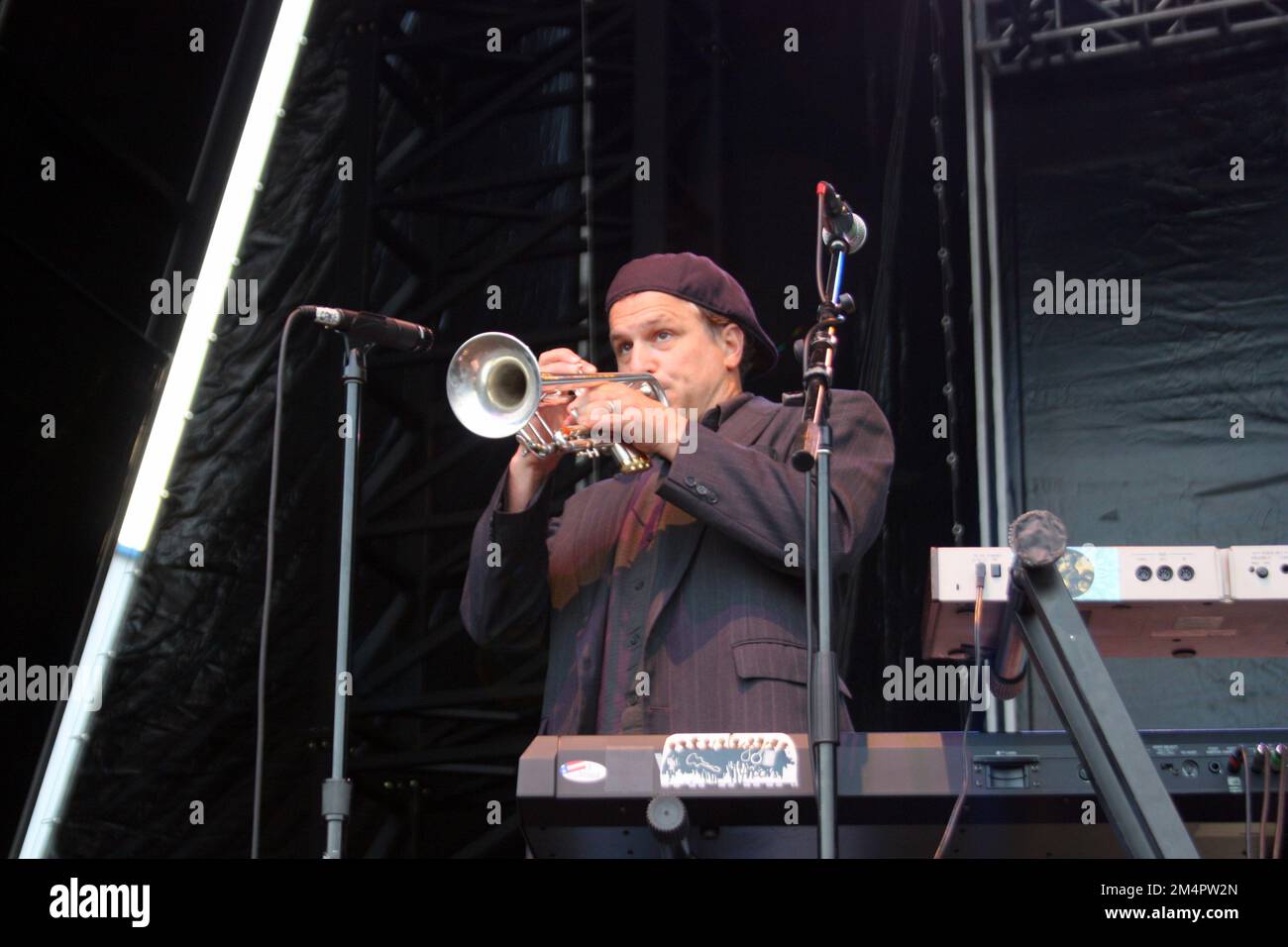 Cake in concert in New York Stock Photo - Alamy