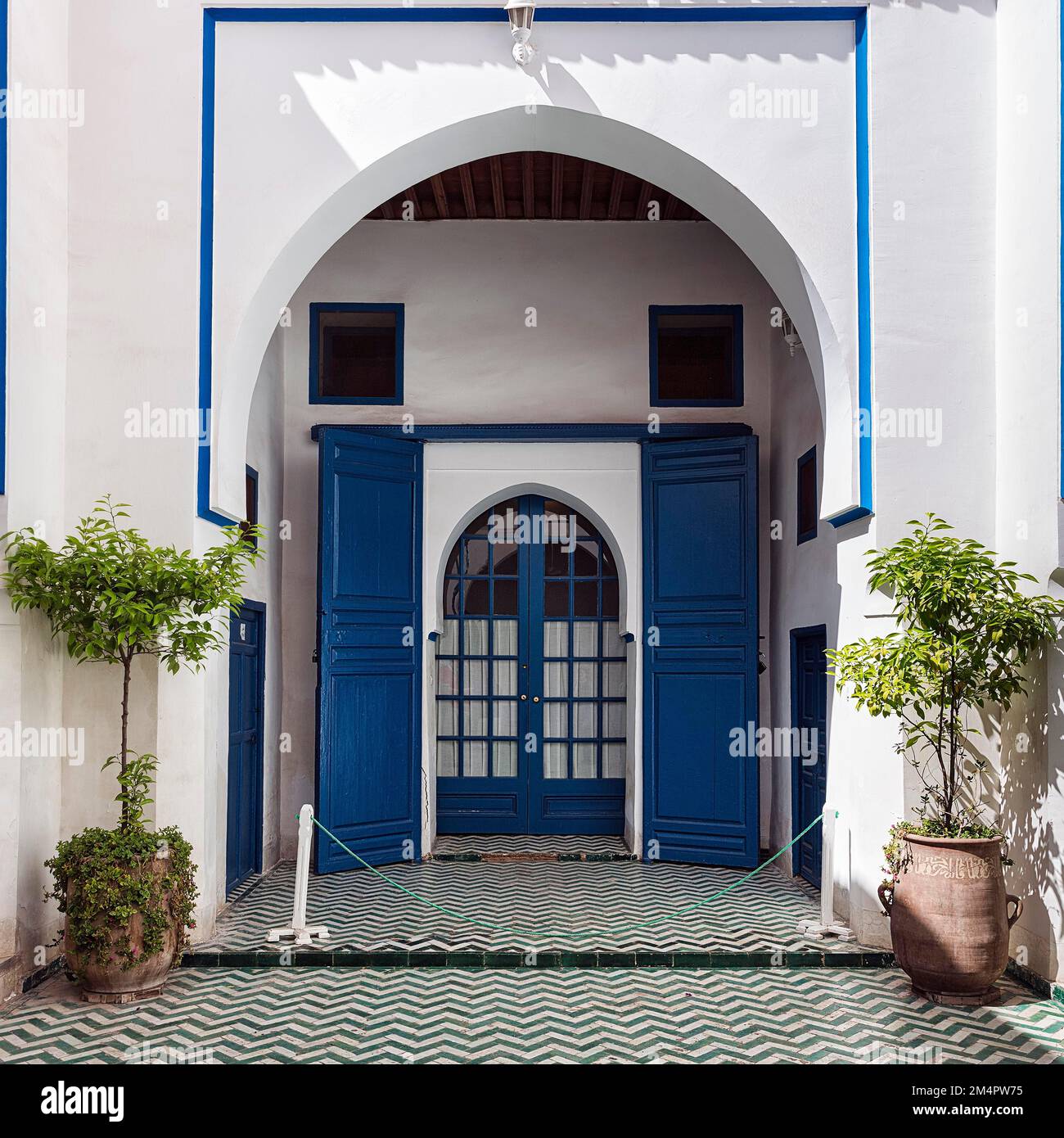 Blue Door, Bahia Palace courtyard, Palais de la Bahia, UNESCO World ...