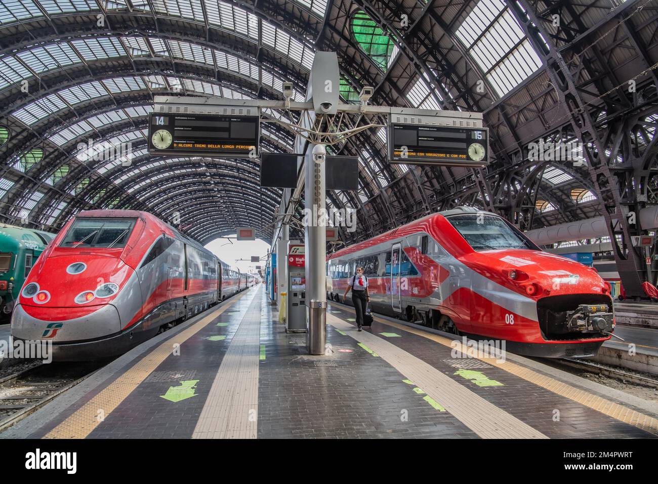 High-speed trains in the central station Statione Centrale, Milan ...