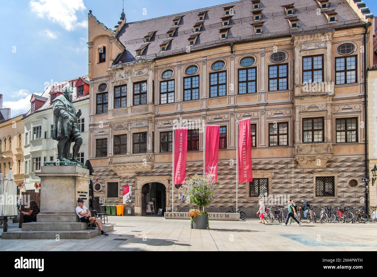 Fuggerplatz with Fugger Monument and Welser House, Augsburg, Swabia ...