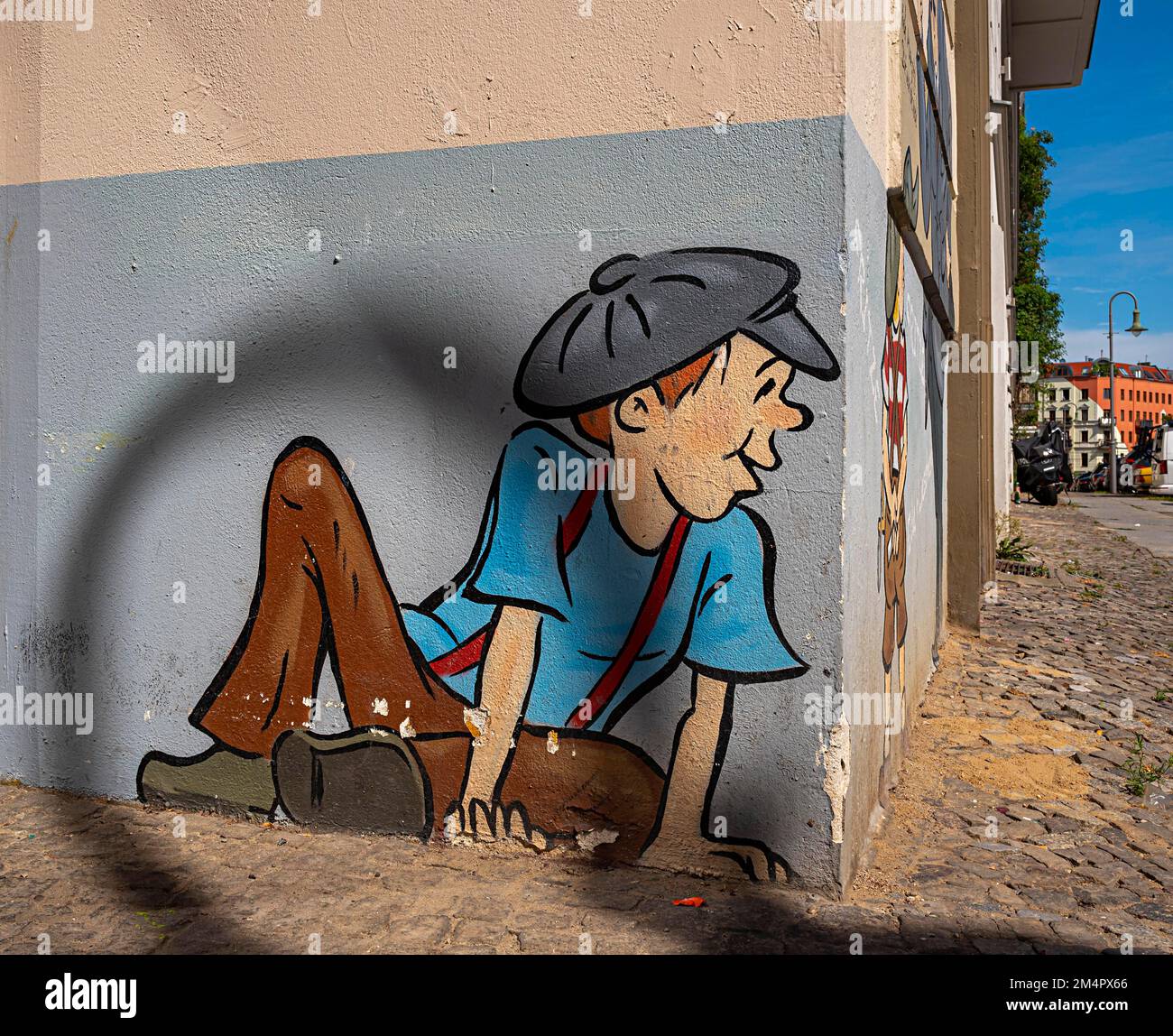 Wall painting with Zille motifs on the facade of a Berlin apartment ...