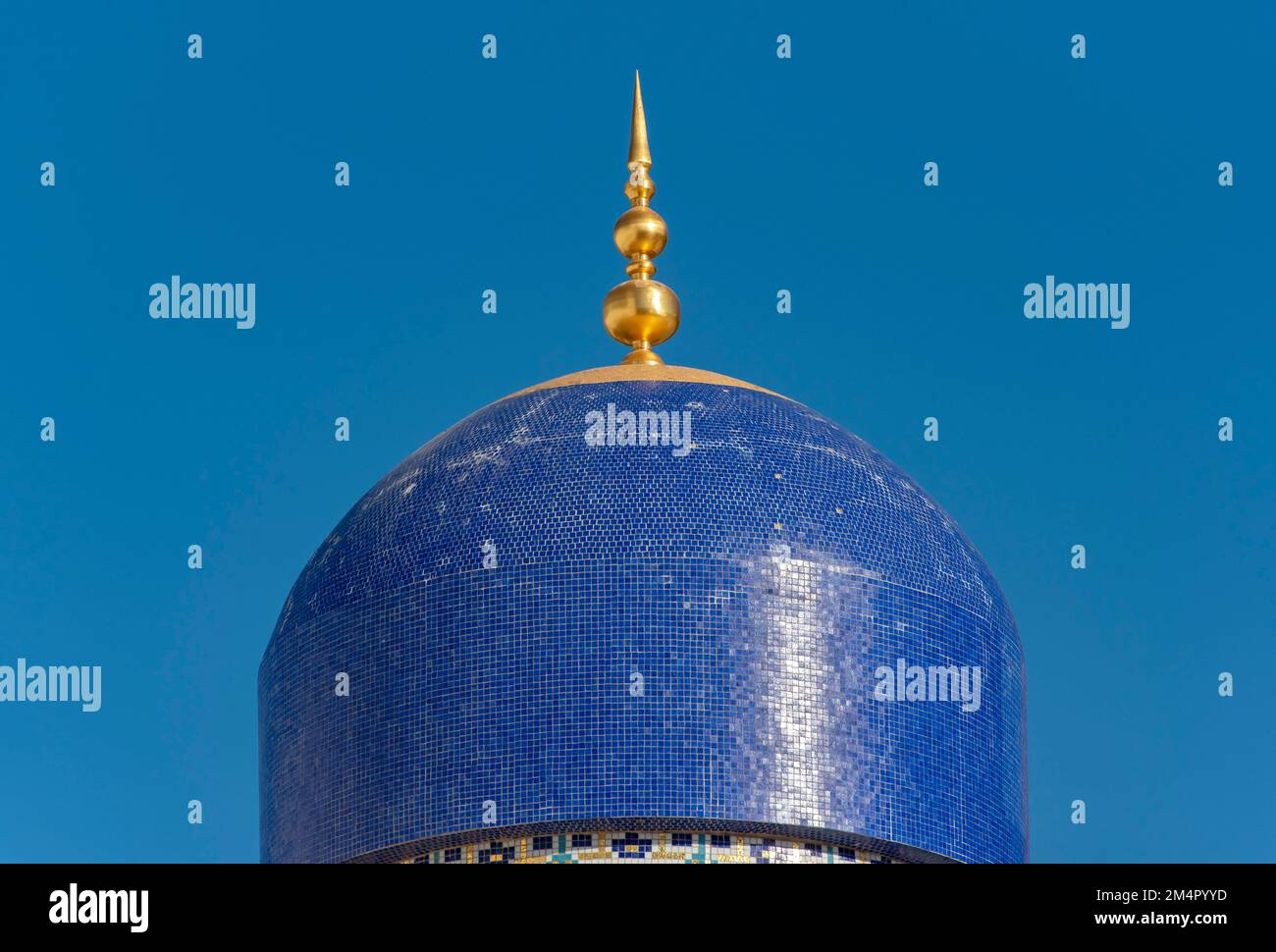 Minaret of Al Khor Mosque, Muscat, Oman Stock Photo - Alamy