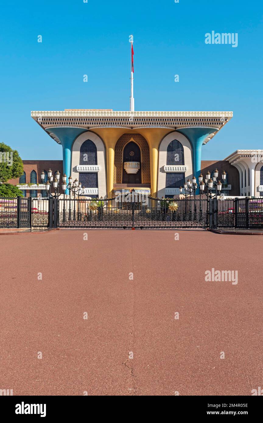 Al Alam Palace, Muscat, Oman Stock Photo - Alamy