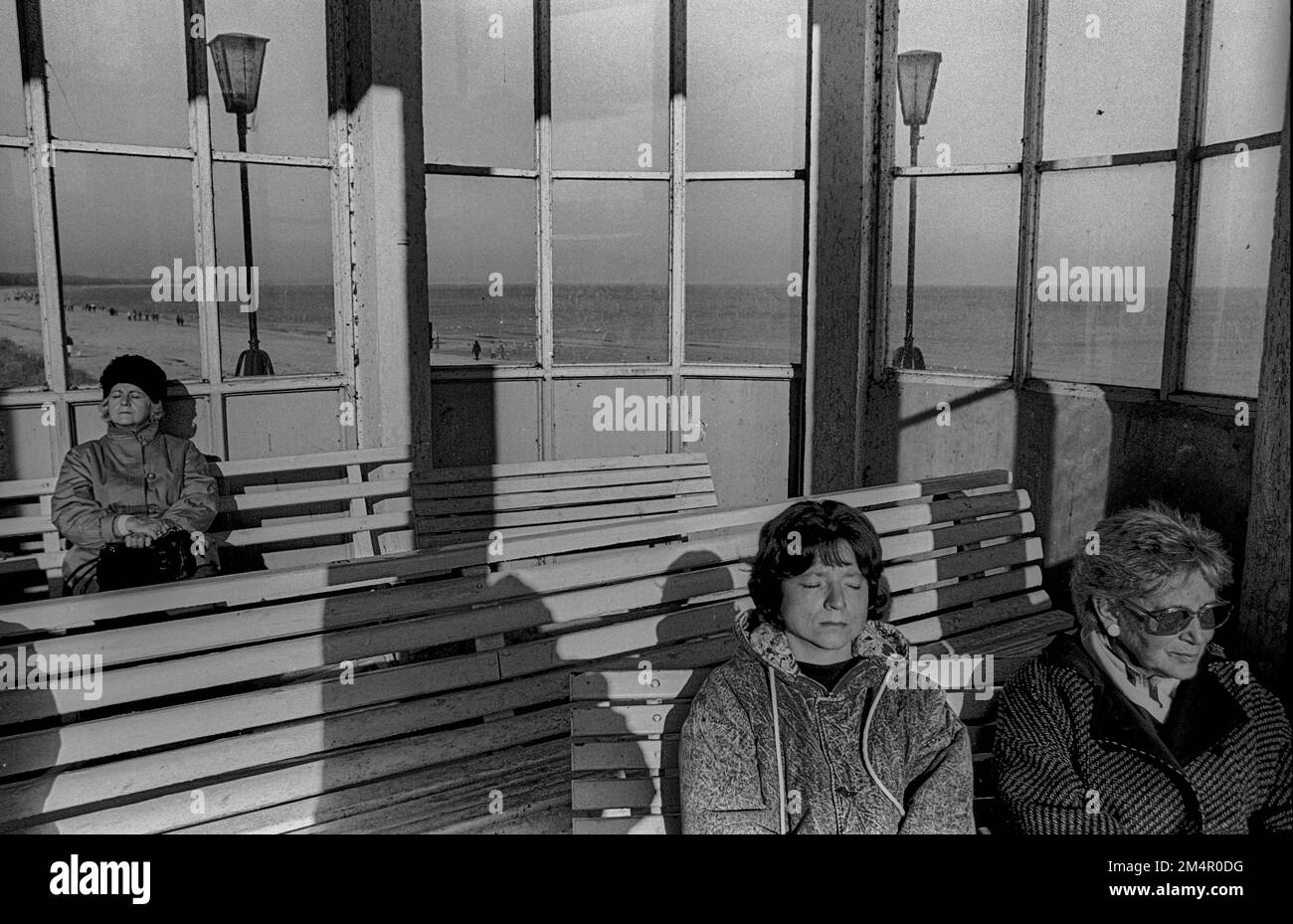 Contemporary pavilion Black and White Stock Photos & Images - Alamy