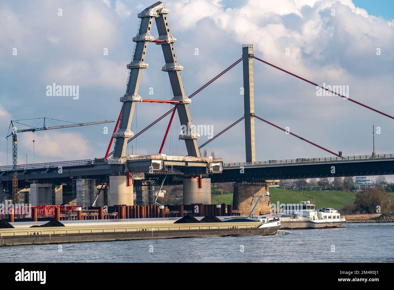 New construction of the A1 motorway bridge over the Rhine near ...