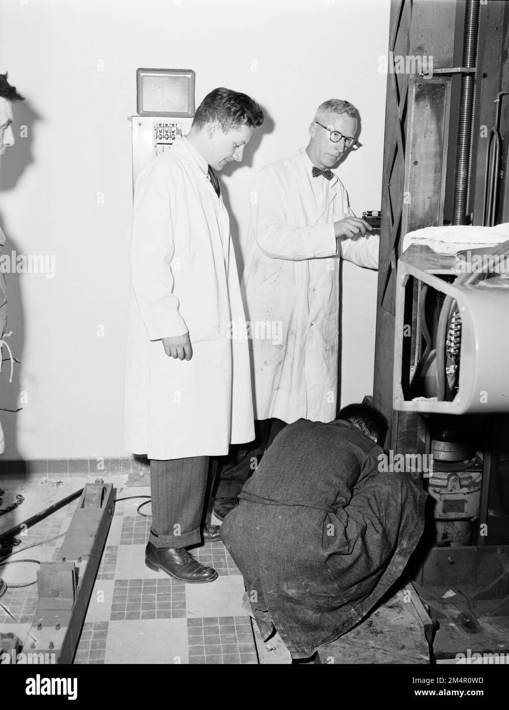 First Cobalt Bomb Installed in Paris Clinic. Photographs of Marshall ...