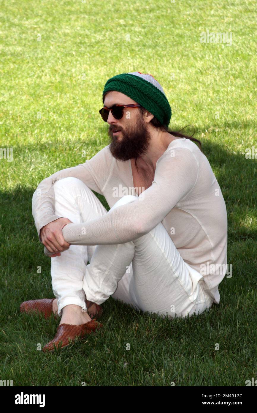 Edward Sharpe and the Magnetic Zeros perform at World Cafe Live Stock ...