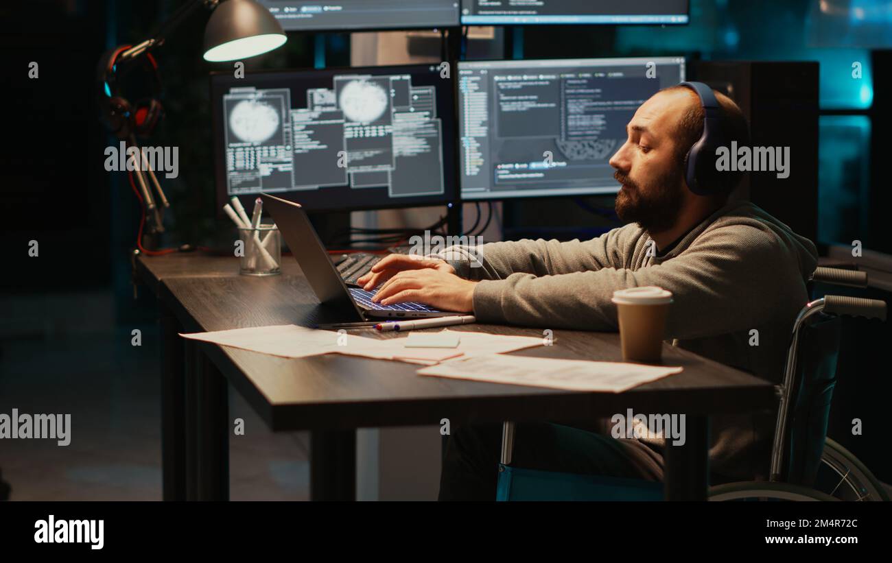 Young programmer disability typing source hi-res stock photography and ... Young programmer disability typing source hi-res stock photography and ...