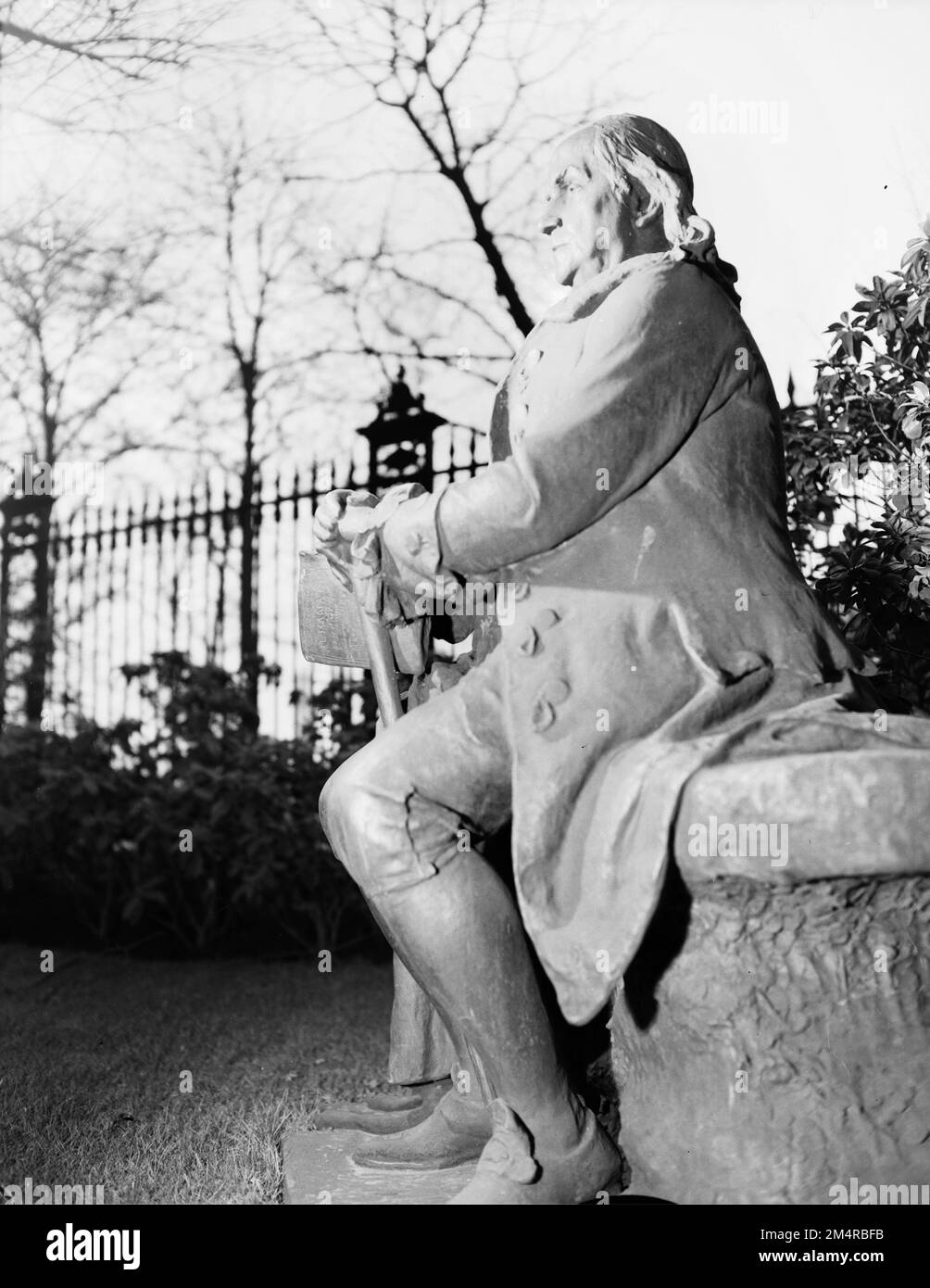 Statue photographs hi-res stock photography and images - Alamy