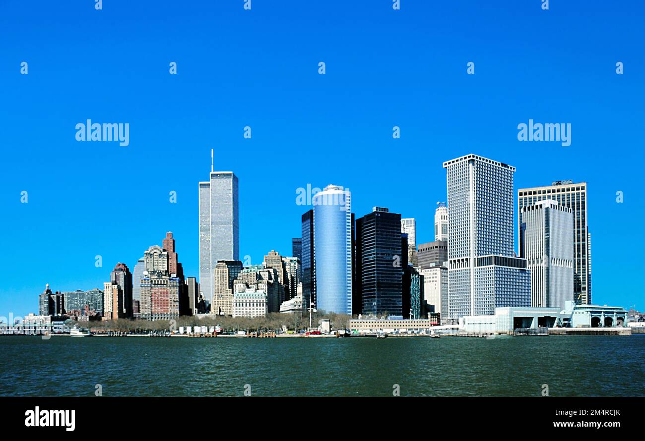 New York, USA - January 1, 1998: view to downtown Manhattan with ...