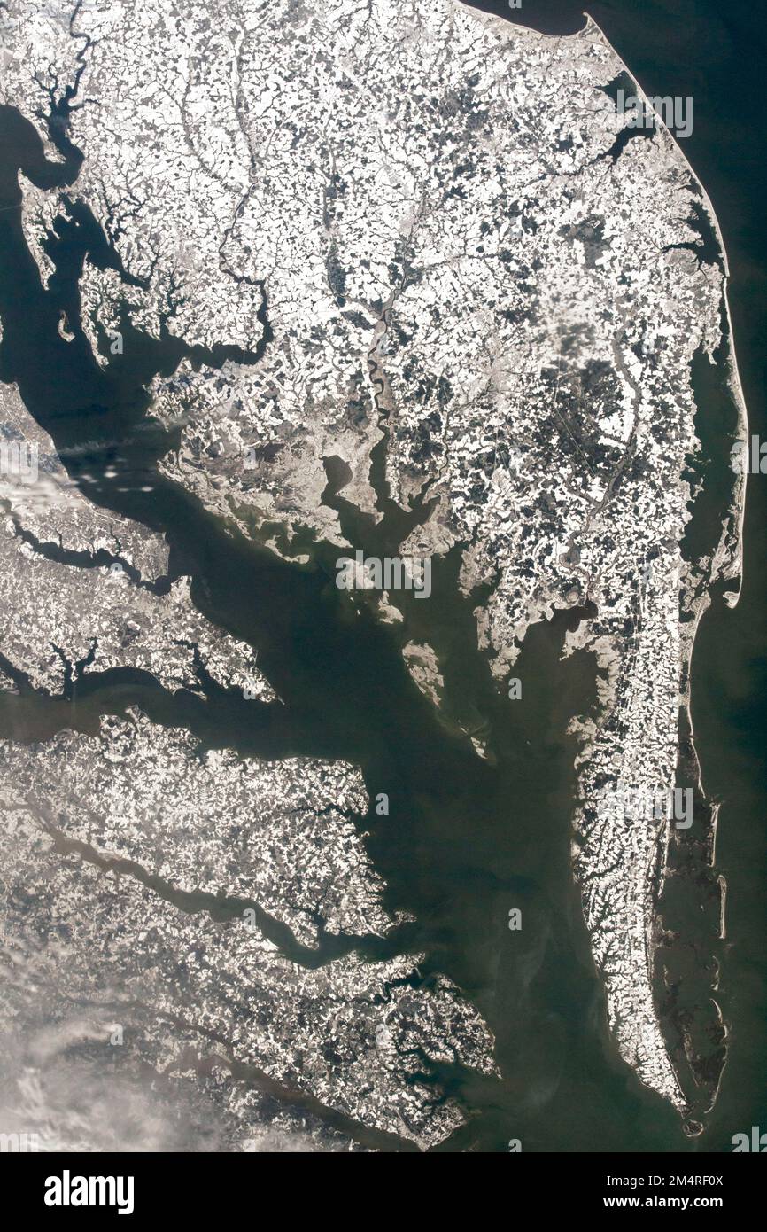 Virginia, USA. 21st Dec, 2022. A layer of snow blanketed Virginia's ...