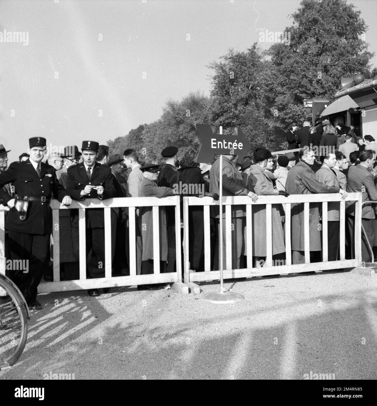 Crowds Throng Esplande to Visit Train for Europe. Photographs of ...