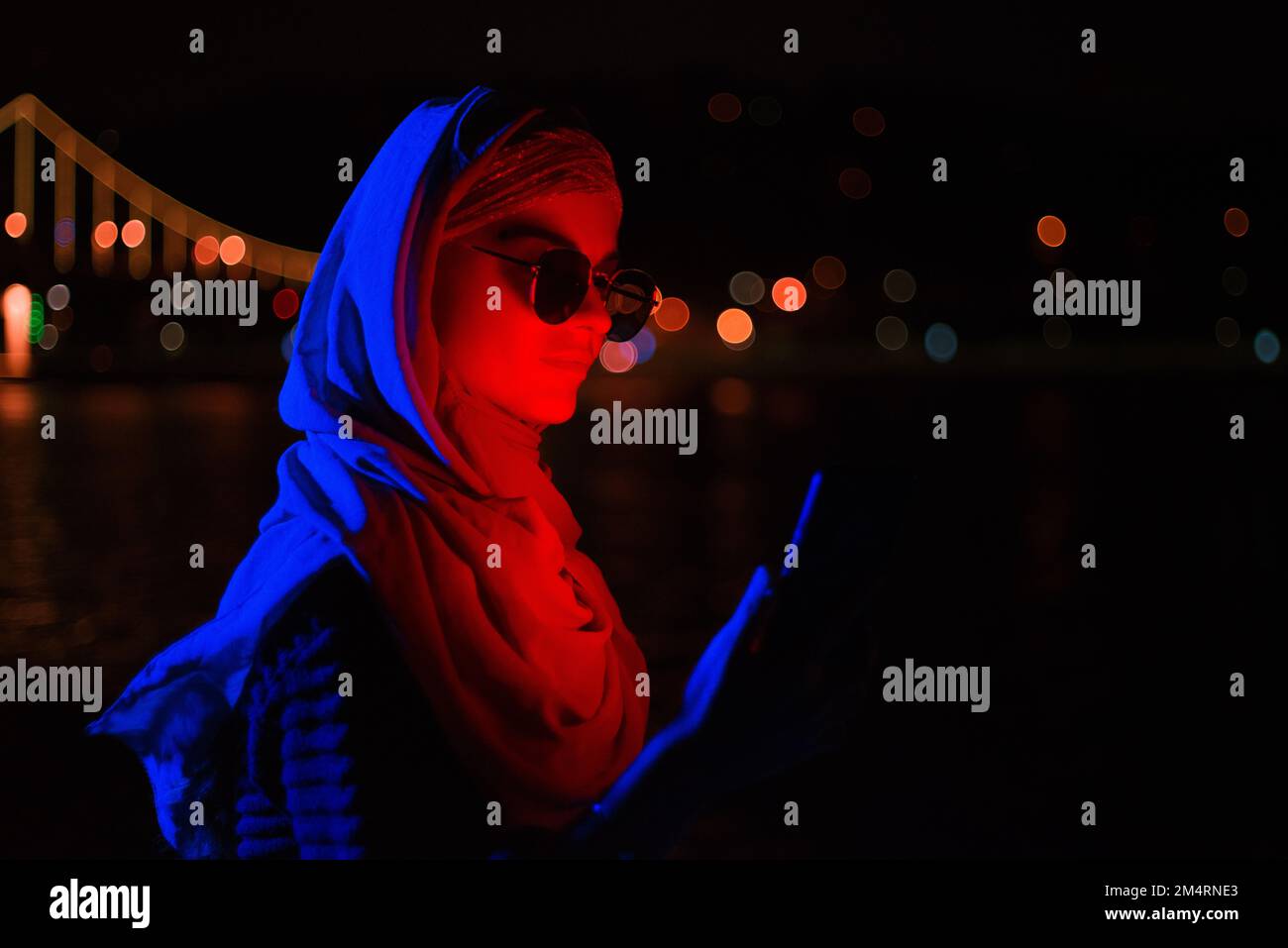 Portrait Of Young Muslim Businesswoman Wearing Sunglasses in Hijab ...