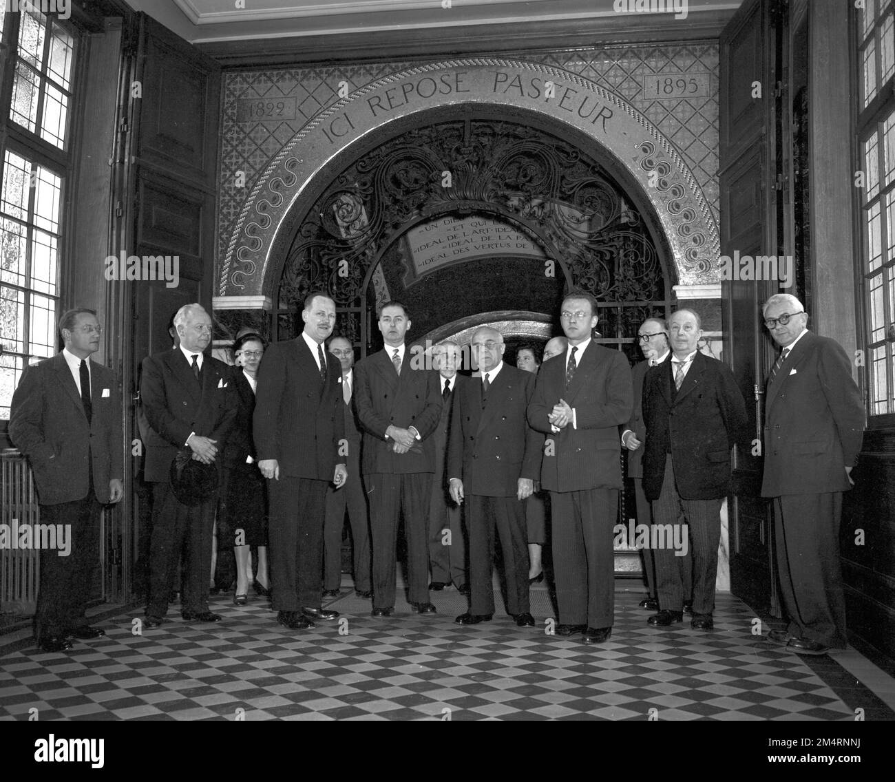 IFYE Students Arrive in Paris. Photographs of Marshall Plan Programs ...