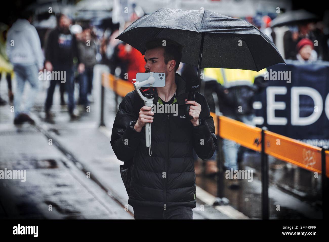 A man live streaming a freedom protest in Melbourne Stock Photo - Alamy
