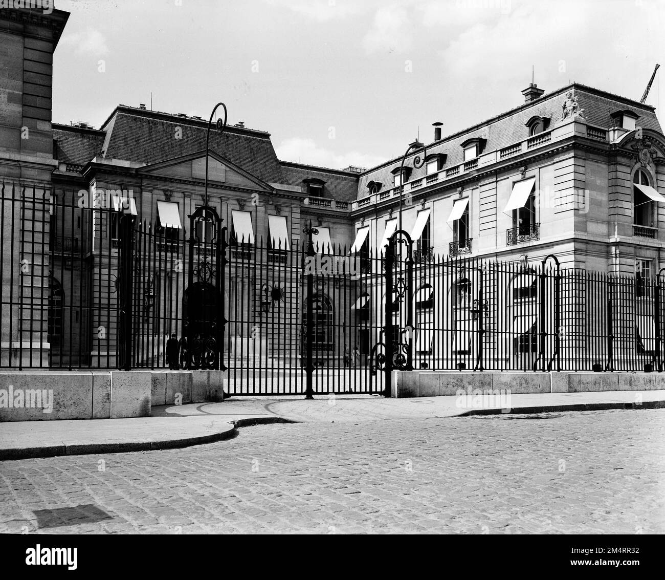 Official. Photographs of Marshall Plan Programs, Exhibits, and ...