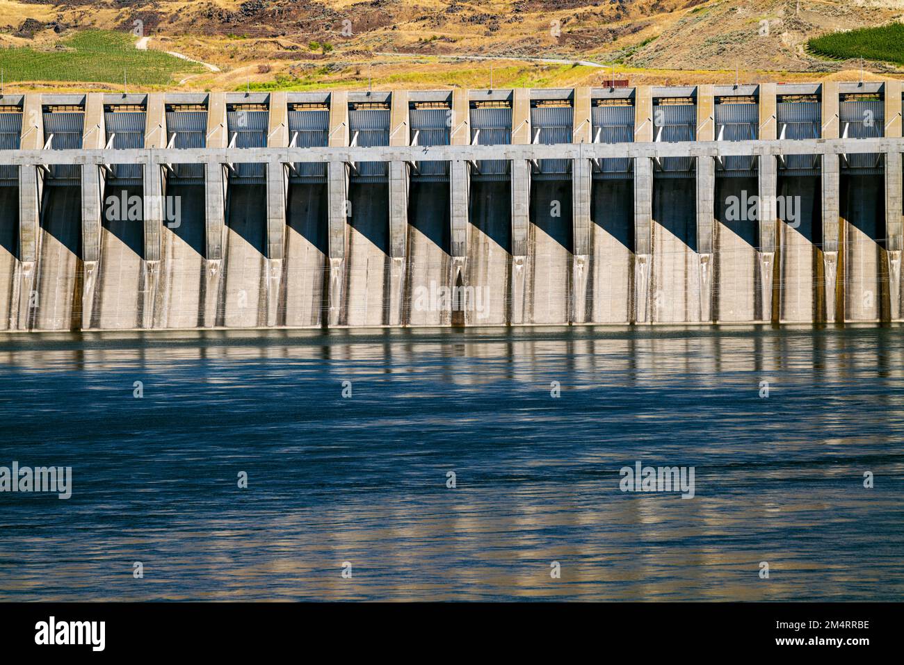 Chief Joseph Dam; second largest producer of power in USA ...