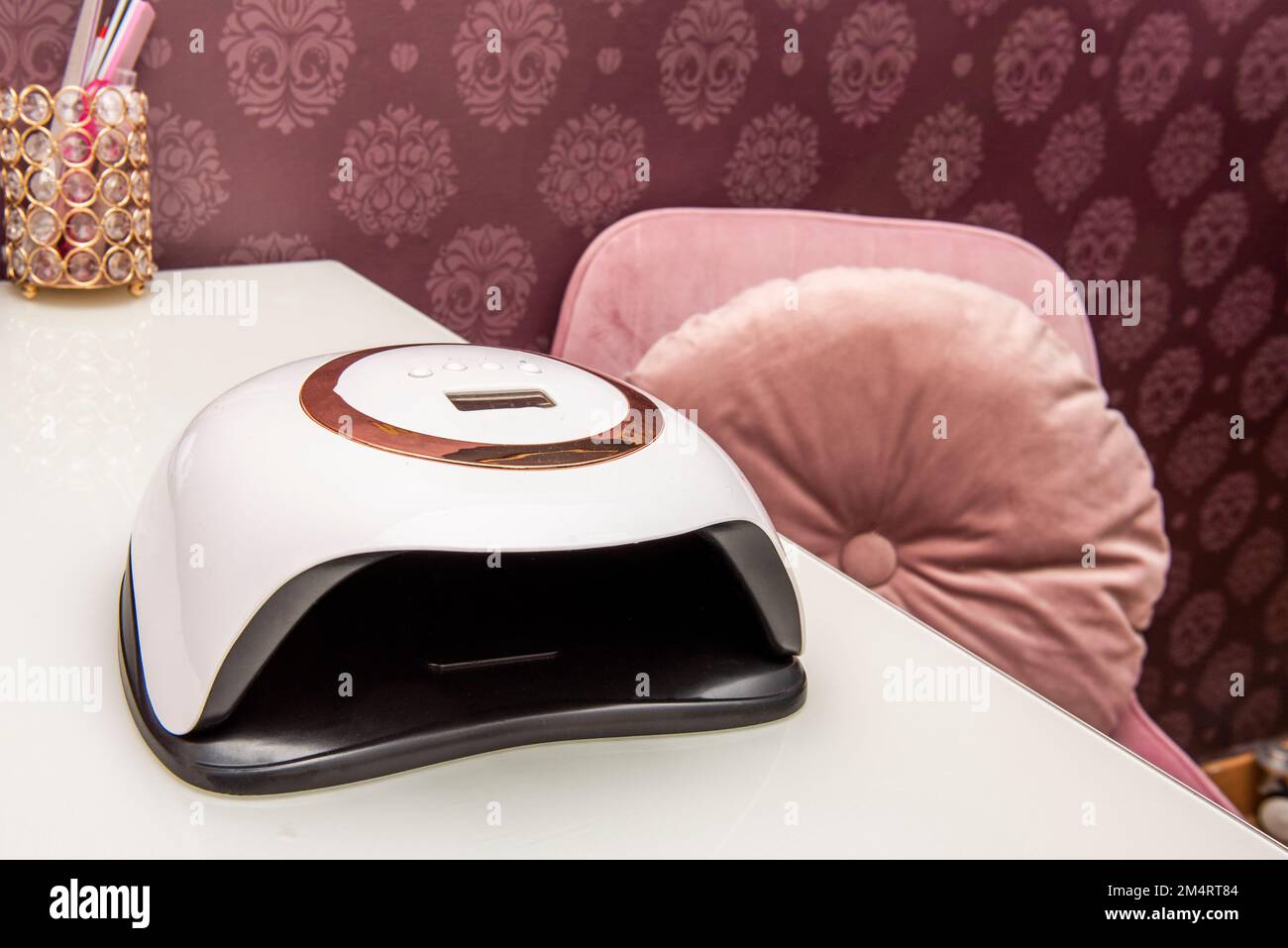 Electric hair dryer chair hi-res stock photography and images - Alamy