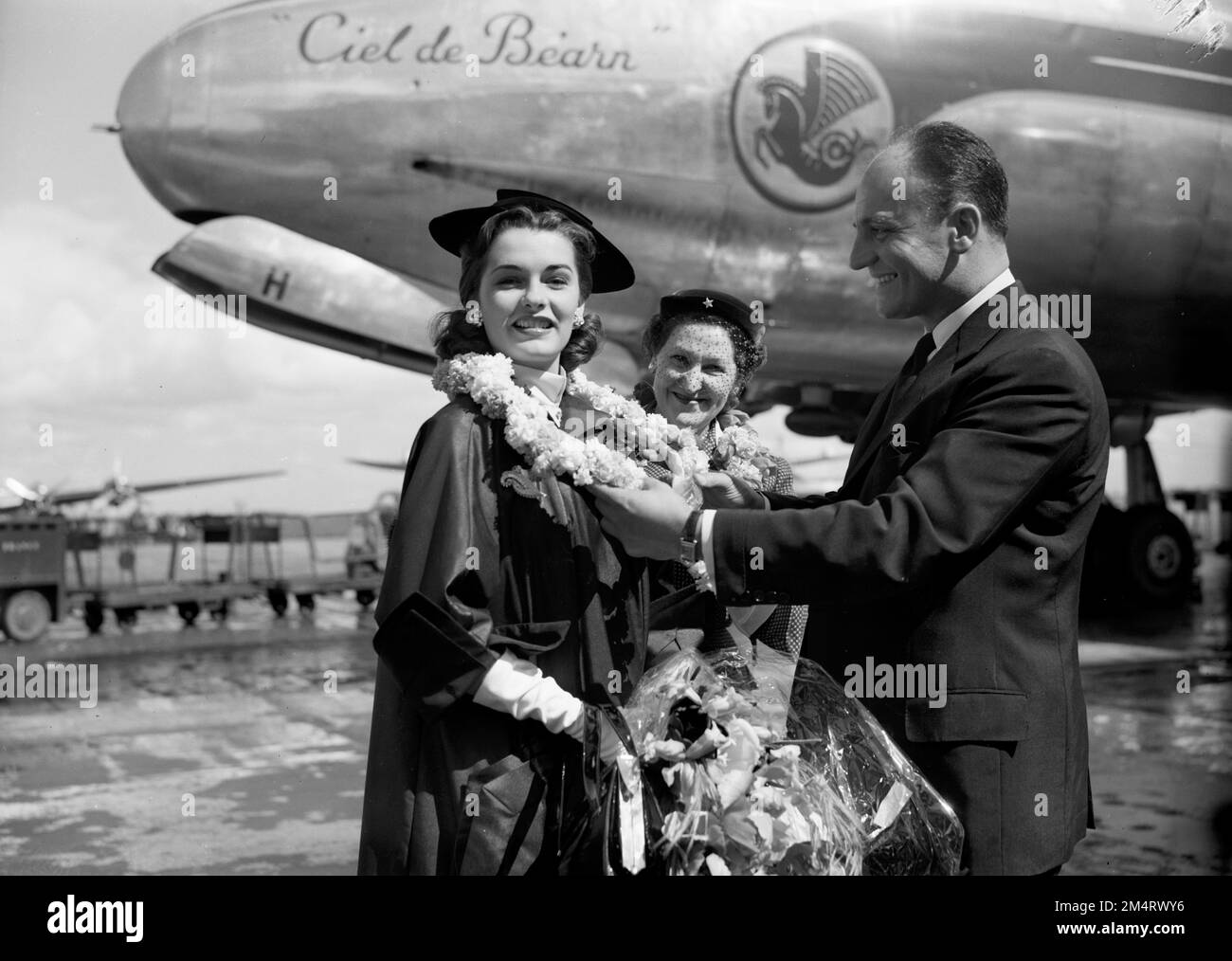 Exhibitor Arrives for Lille Show (Pix with Miss America) (Joseph ...