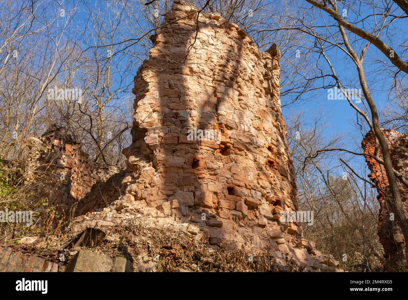 Abandoned ruins of old brick kilns at Pecumsaugan Creek and The ...