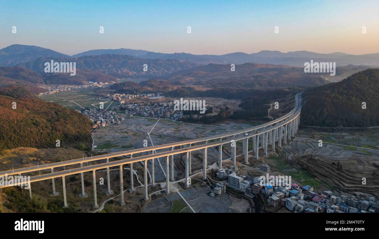 Aerial photo shows the expressway viaduct in Shibeilin Village ...