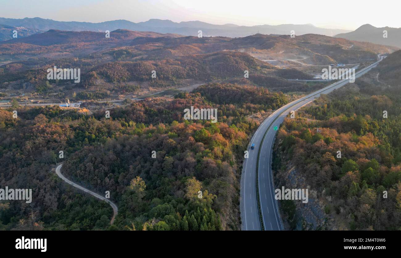 Aerial photo shows the expressway viaduct in Shibeilin Village ...